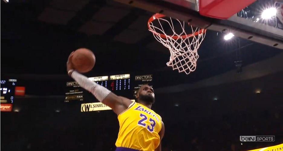Vidéo : tous les dunks de LeBron James cette saison