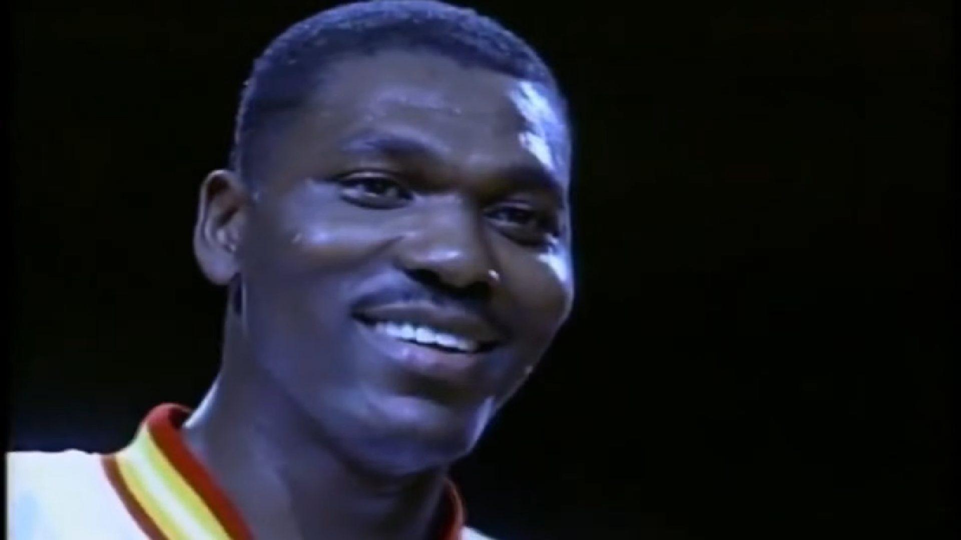 Performance all-time : le quadruple-double d'Hakeem Olajuwon en 1990