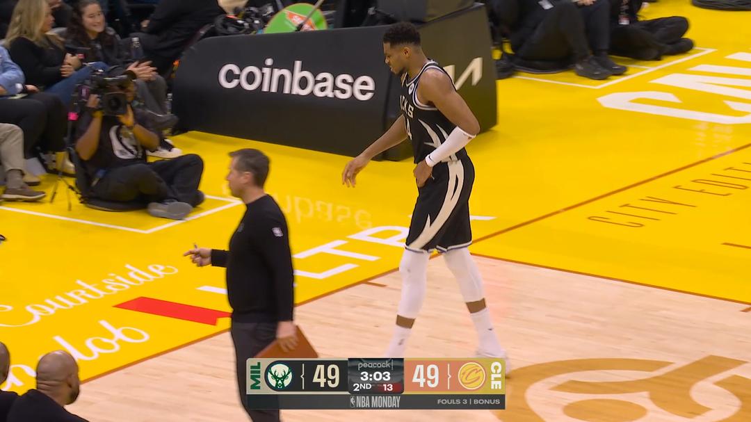 Giannis Antetokounmpo sorti sur blessure (aine), inquiétude à Milwaukee