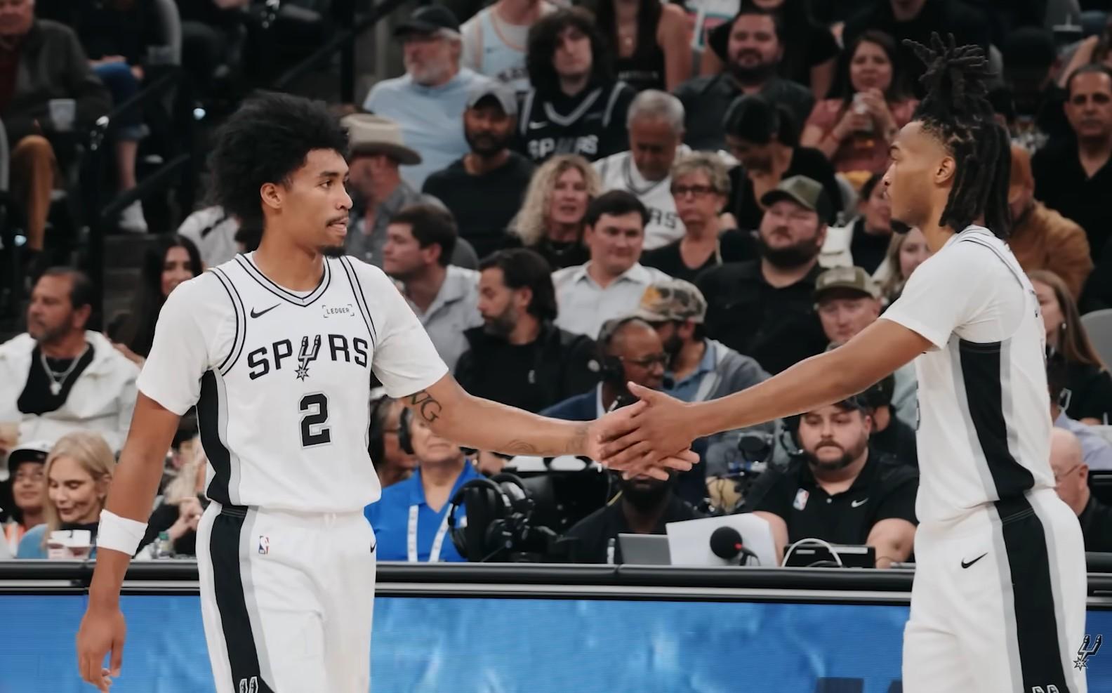 Les Spurs font le come-back face aux Raptors : 10e victoire consécutive