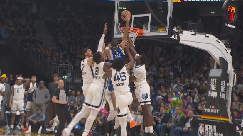 Anthony Black, un ÉNORME DUNK symbolique de son ascension